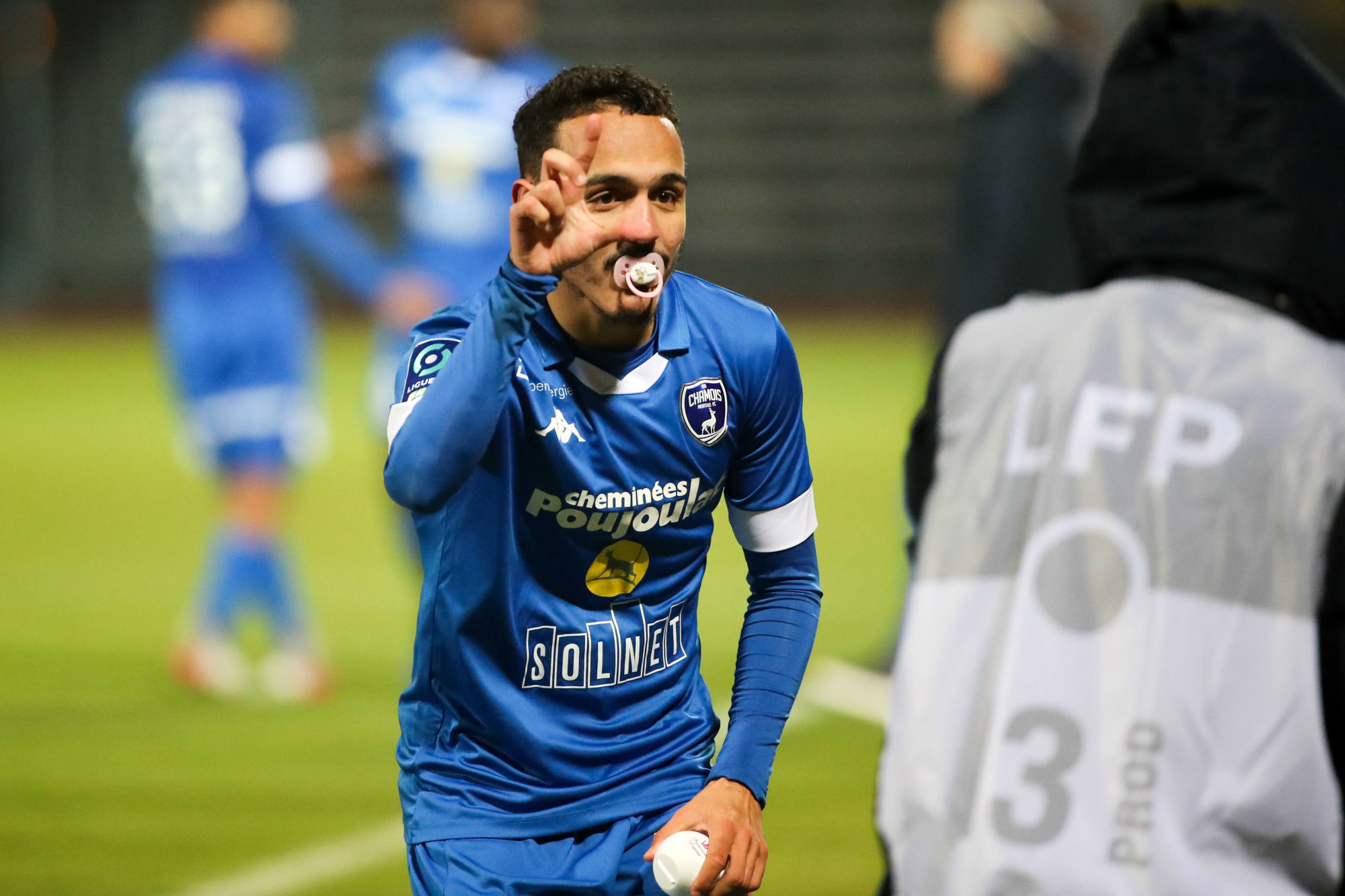 Friendly Before Returning To Ligue 2 Niort Beats Paris FC In A Crazy 